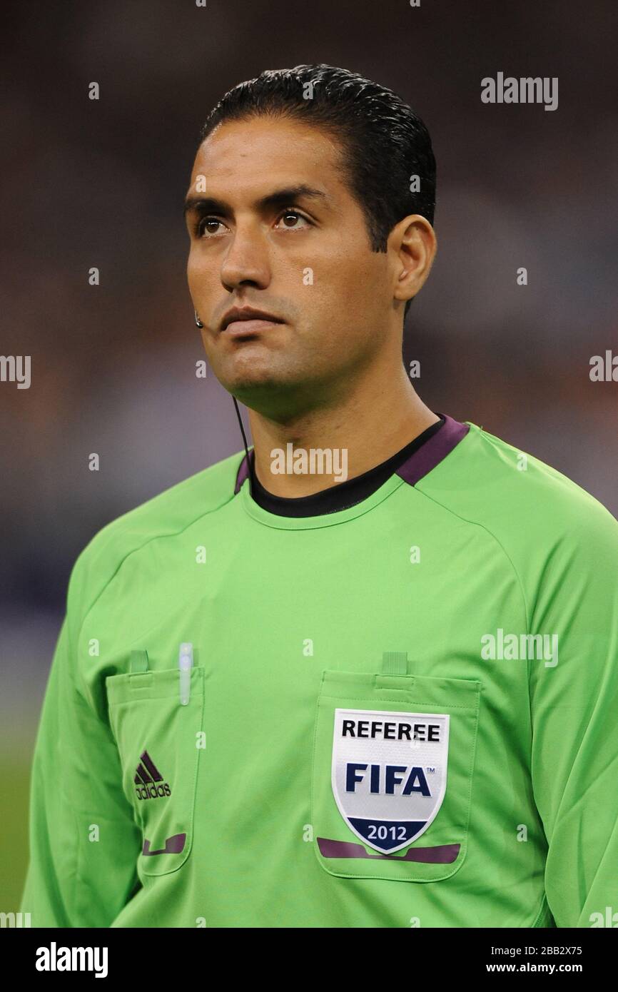 Referee and fourth official roberto garcia hi-res stock photography and ...