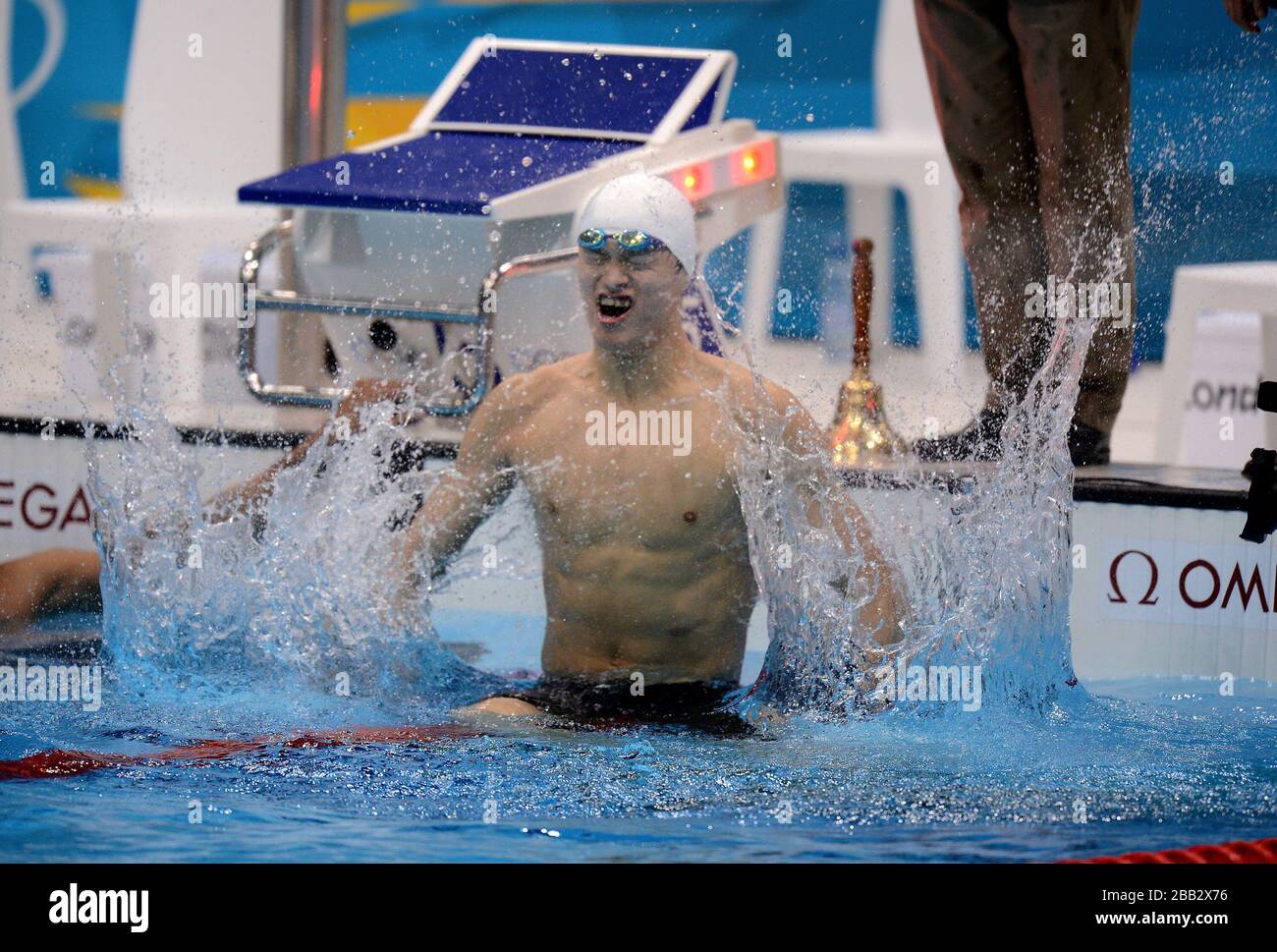 China's Sun Yang celebrates winning the Men's 1500m Freestyle Final at ...