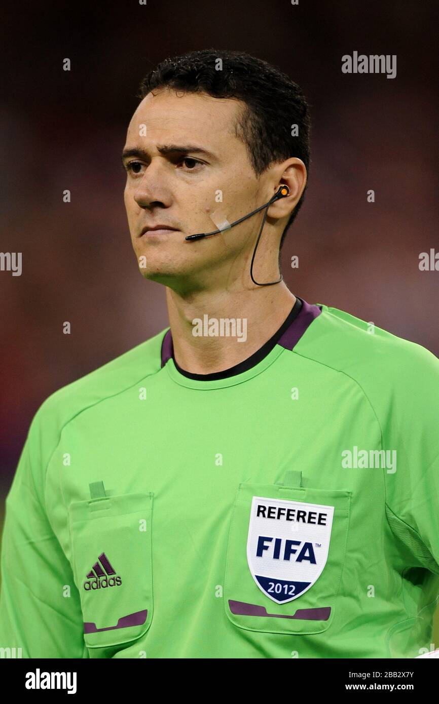 Referee Wilmar Roldan Stock Photo - Alamy