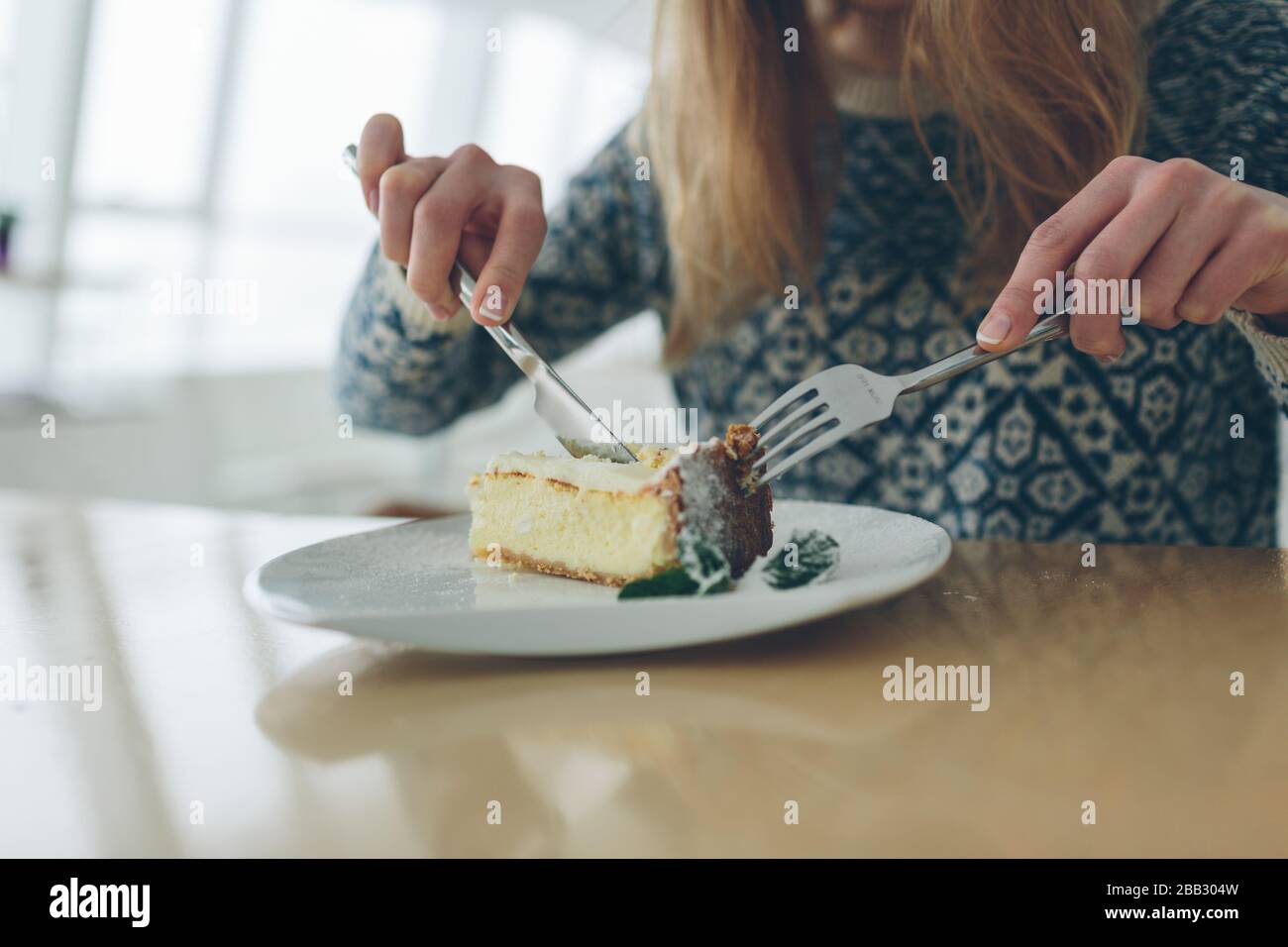 Cut cake with fork and knife hi-res stock photography and images - Alamy