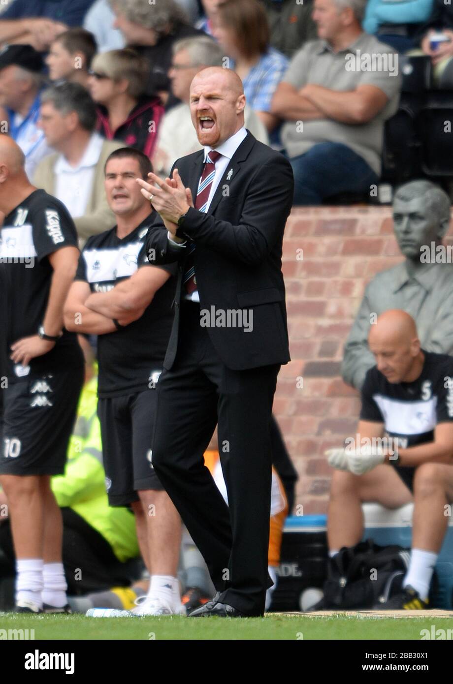 Full length football touchline shouting hi-res stock photography and ...