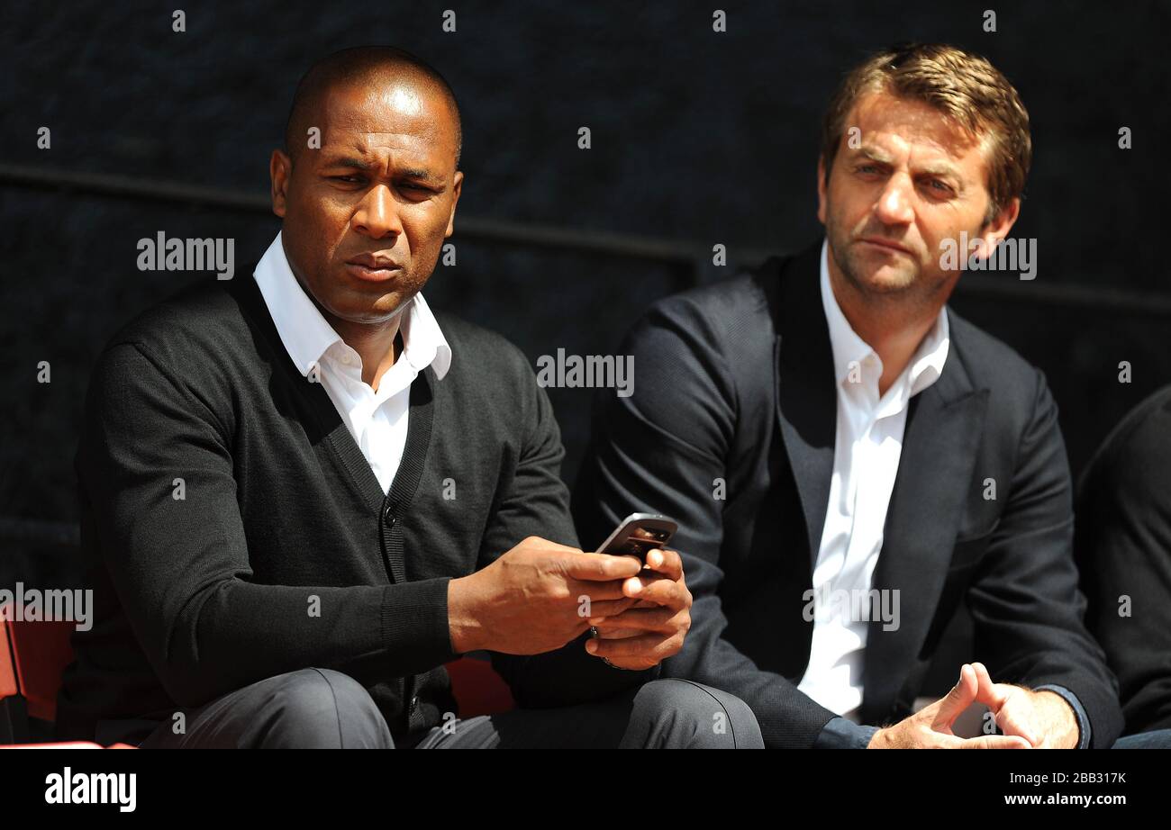 Tottenham Hotspur coaches Les Ferdinand (left) and Tim Sherwood Stock ...