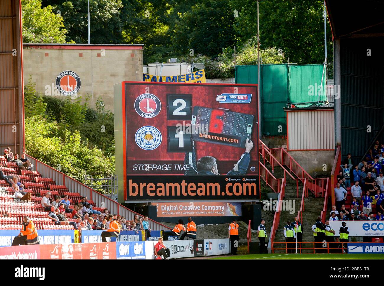 A general view of the big screen scoreboard Stock Photo - Alamy