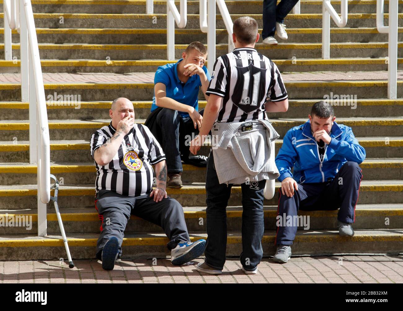 Newcastle stadium outside view hi-res stock photography and images - Alamy