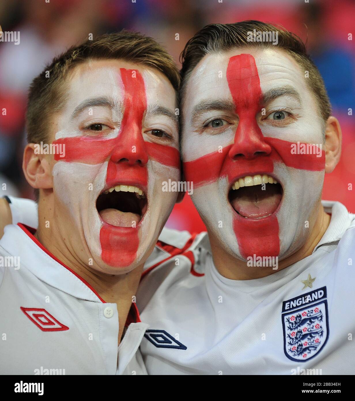England fans before the game hi-res stock photography and images - Alamy