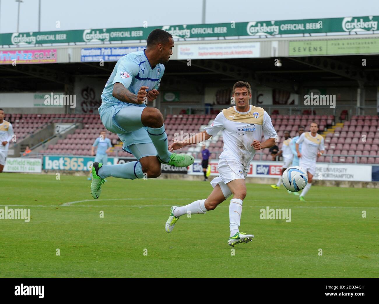 Coventry citys callum wilson crosses ball hi-res stock photography and ...