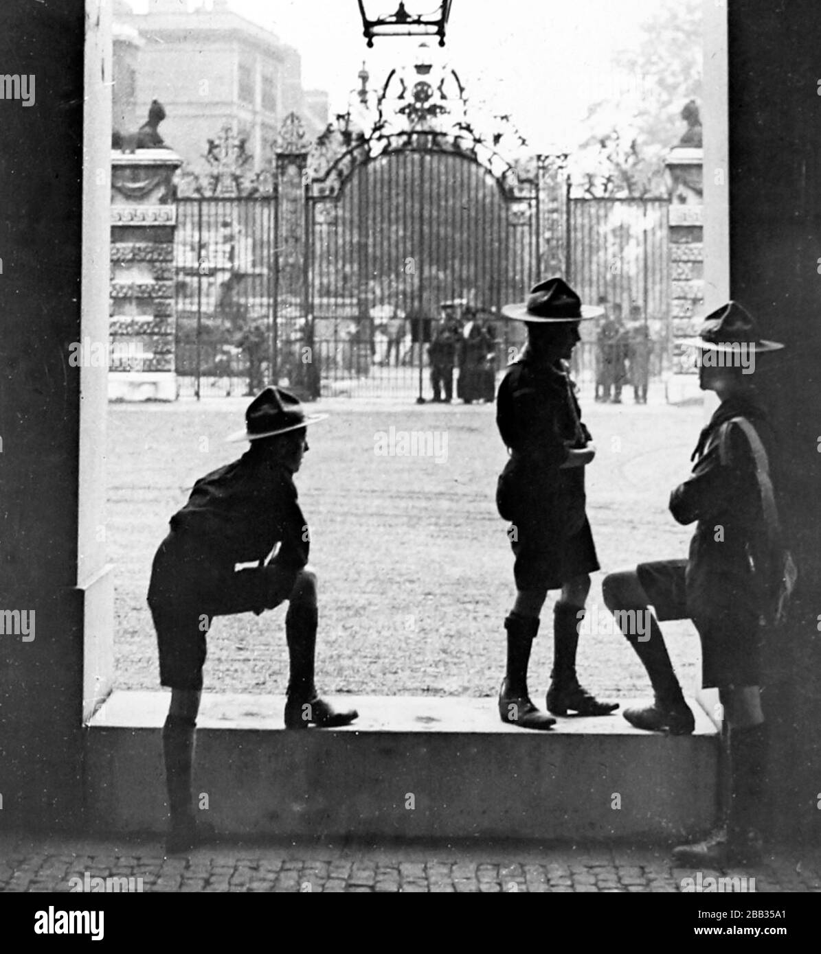 Boy Scout messengers waiting for orders during WW1 Stock Photo - Alamy
