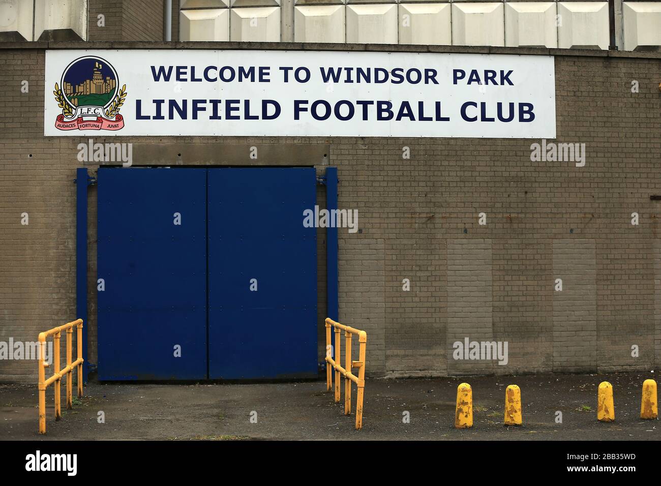 Belfast linfield hi-res stock photography and images - Alamy