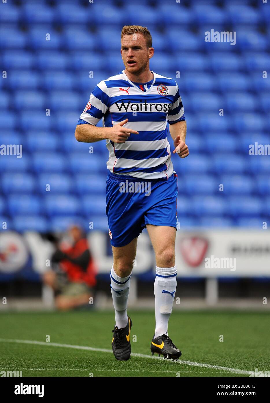 Alex pearce reading hi-res stock photography and images - Alamy