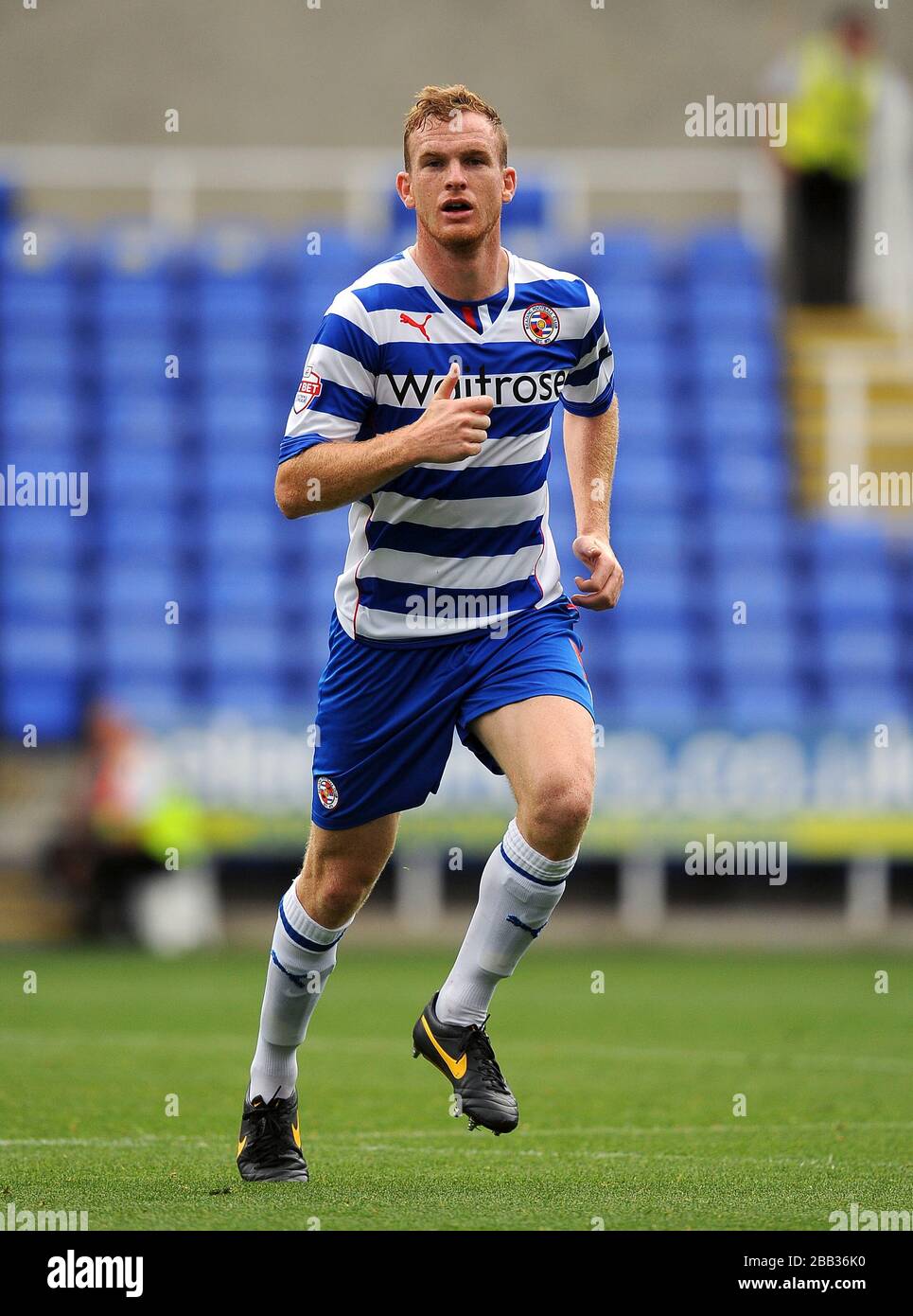 Alex pearce reading hi-res stock photography and images - Alamy