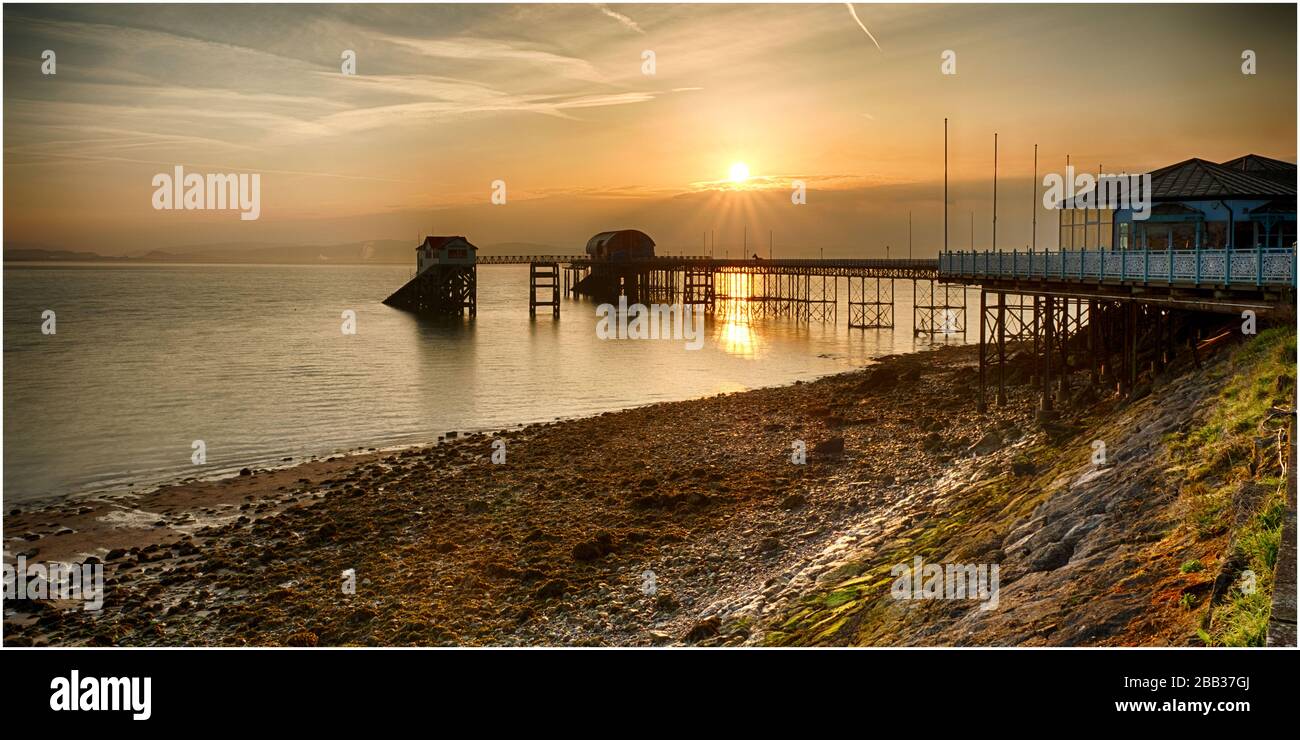 Mumbles promenade hi-res stock photography and images - Alamy
