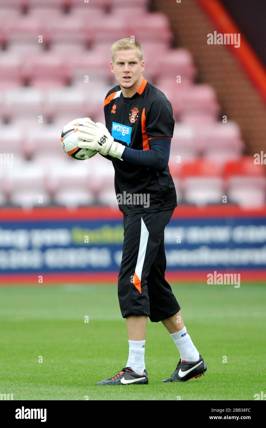 Goalkeeper mark halstead hi-res stock photography and images - Alamy