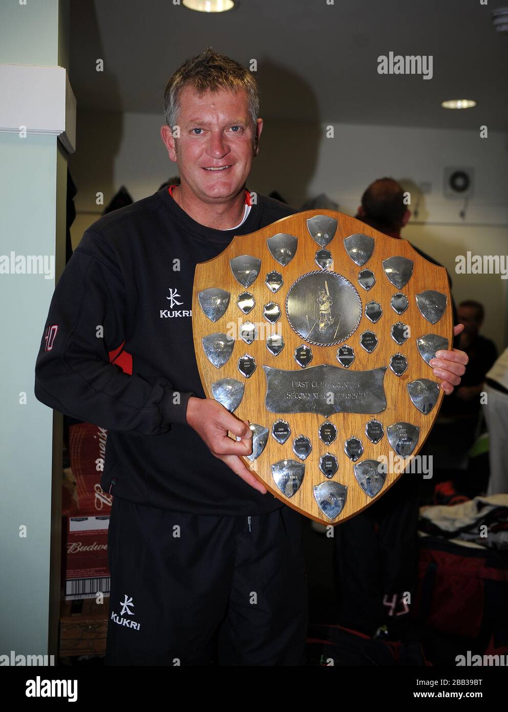 Lancashire's coach Gary Yates with the Second XI Championship Trophy ...