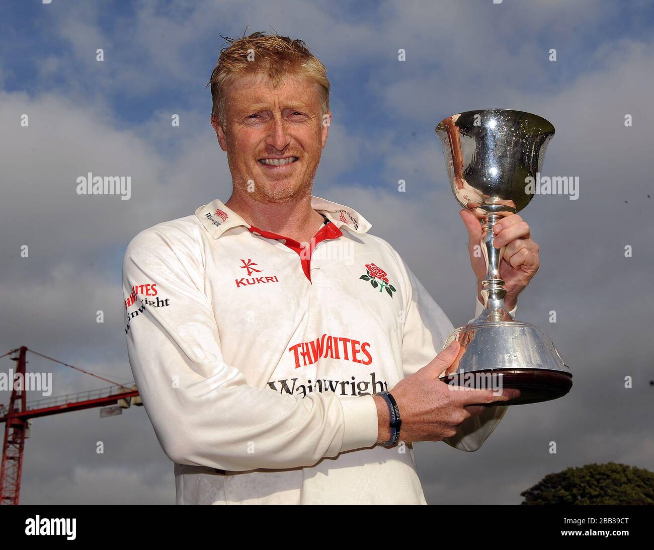 Lancashire's Glen Chapple with the trophy after they are crowned LV ...