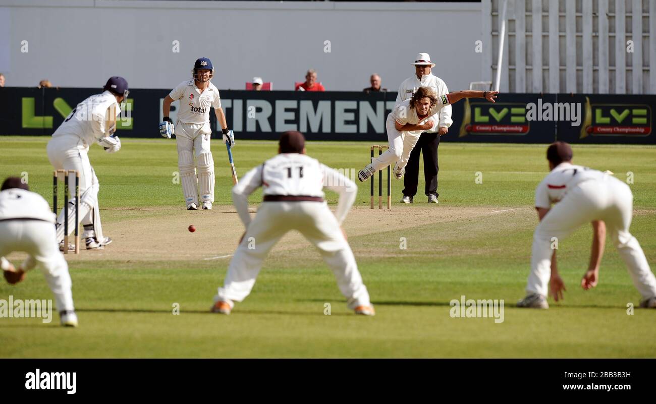 Lancashires oliver newby bowling hi-res stock photography and images ...