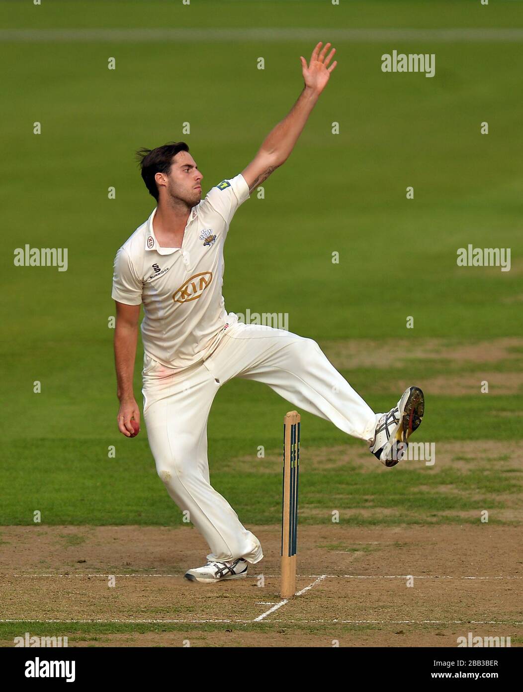 Surrey's Tom Jewell bowls Stock Photo - Alamy