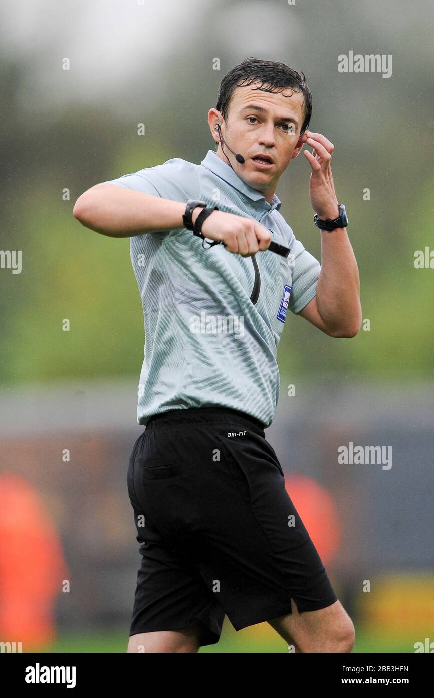 Tony Harrington, referee Stock Photo - Alamy
