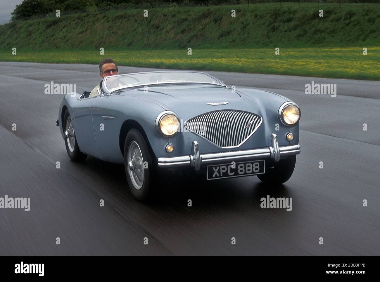 British sports car from 1950s hi-res stock photography and images - Alamy
