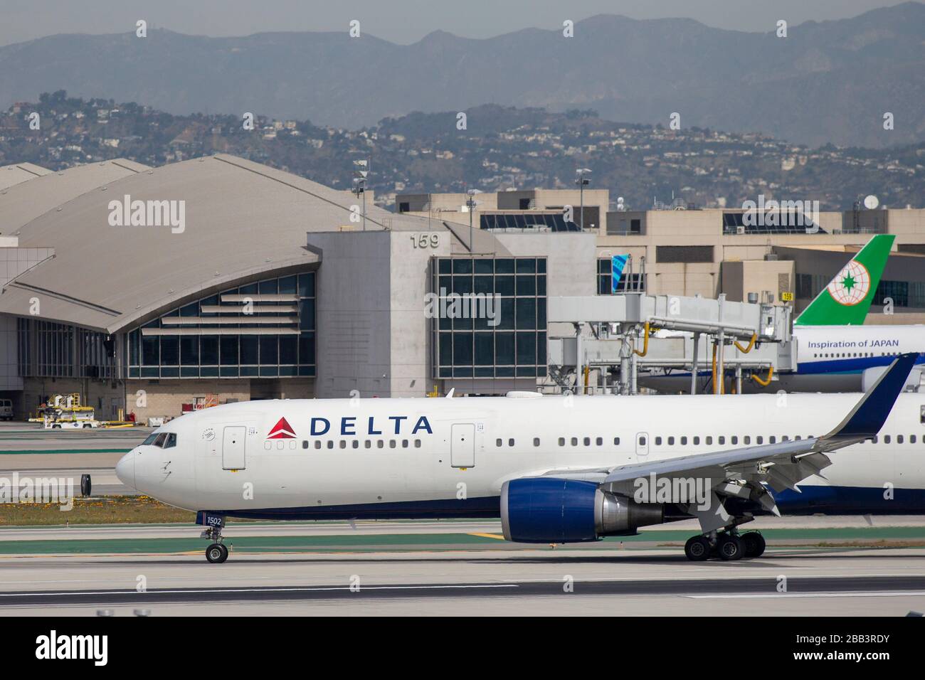 Closed school gates not signs hi-res stock photography and images - Alamy