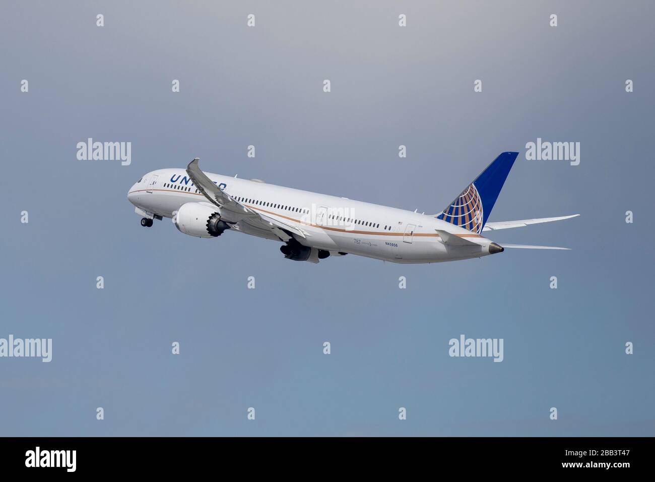 United 787 Take Off