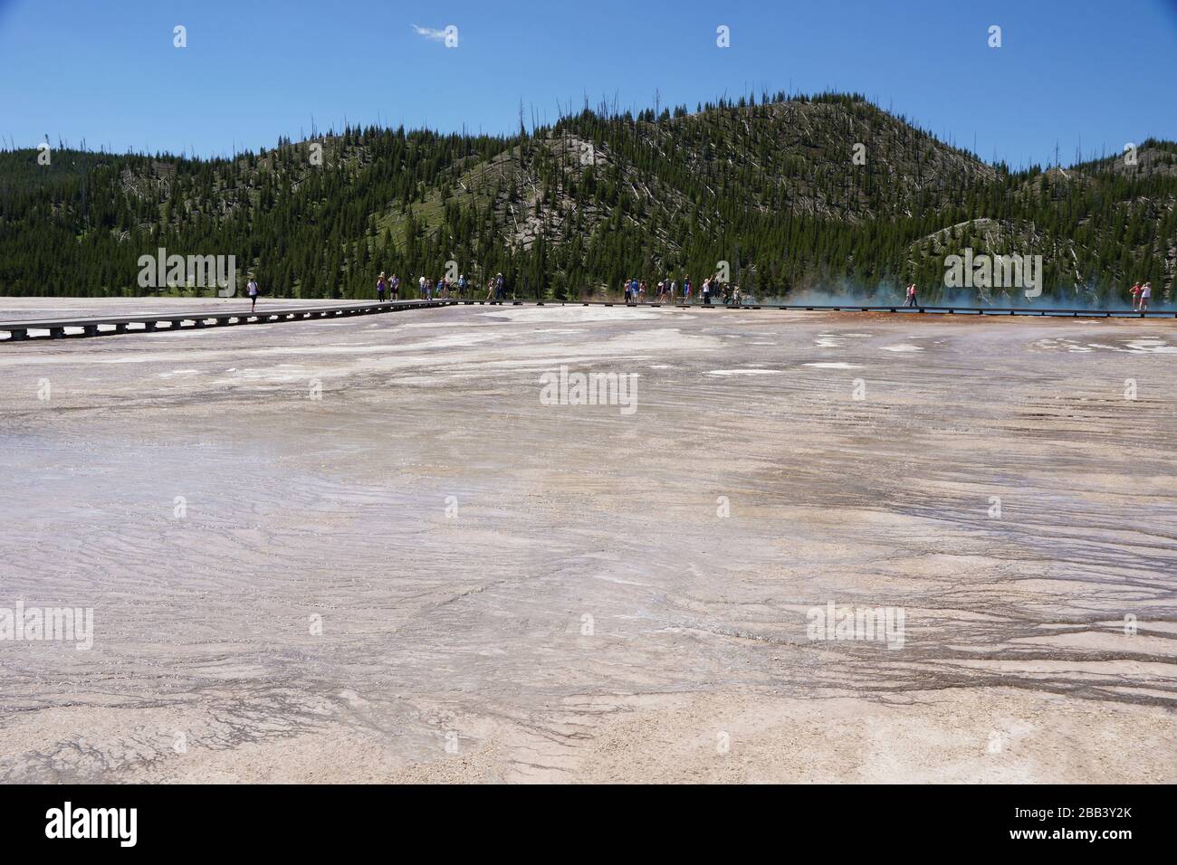 Yellowstone geothermal pools bacteria hi-res stock photography and ...