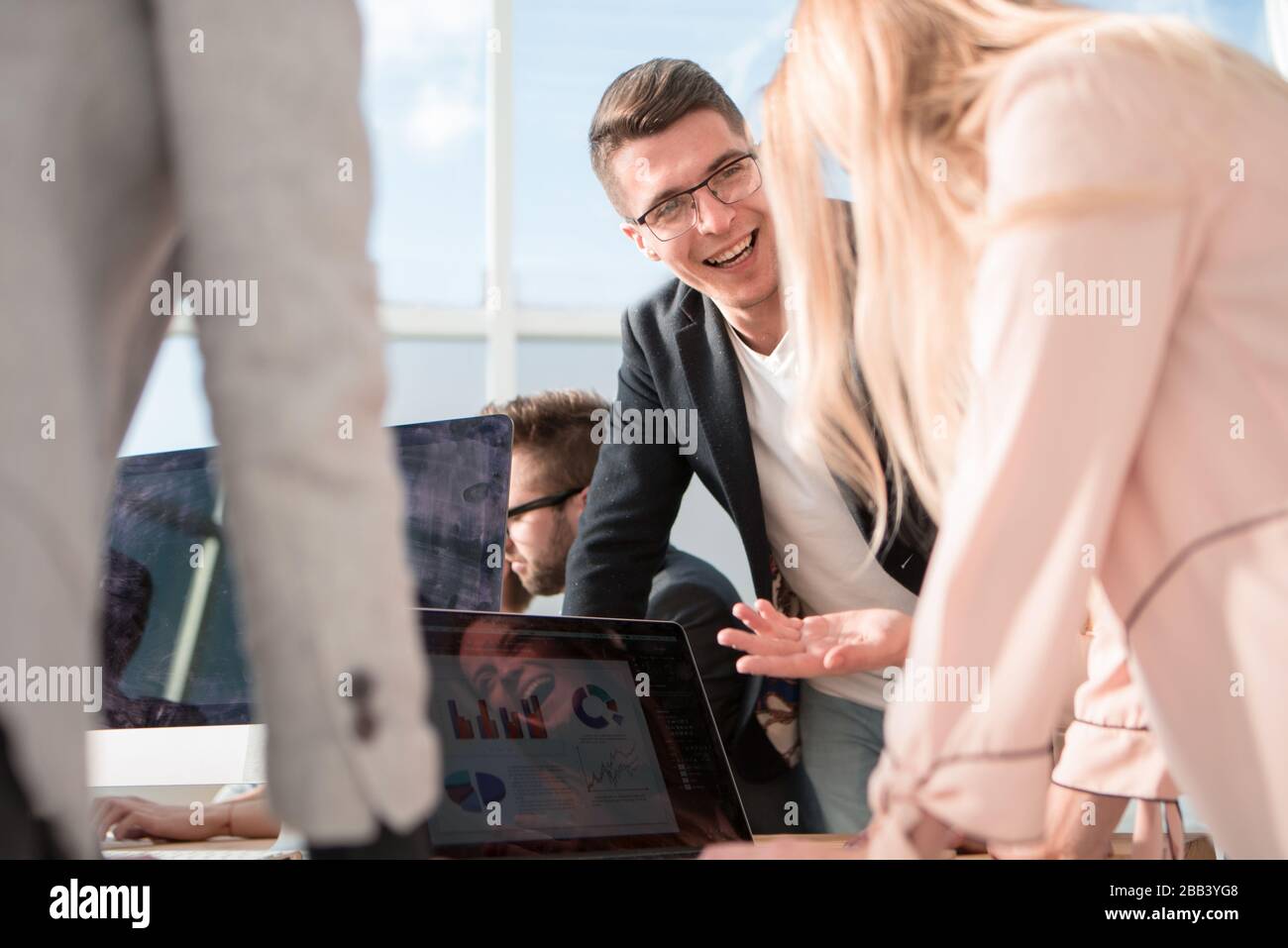 close up. business team discussing financial indicators Stock Photo - Alamy close up. business team discussing financial indicators Stock Photo - Alamy