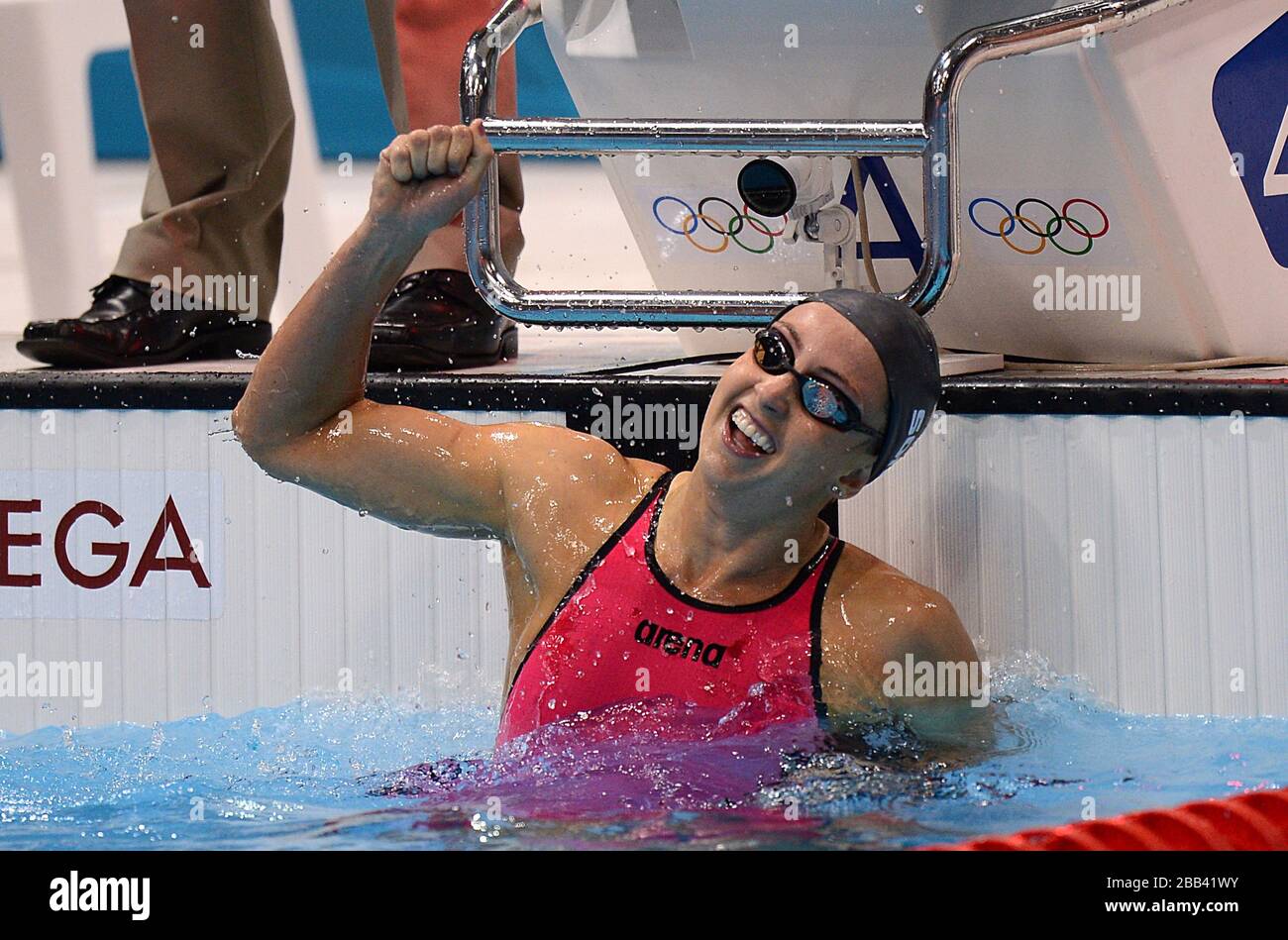 USA's Rebecca Soni celebrates after setting a new World Record to win ...