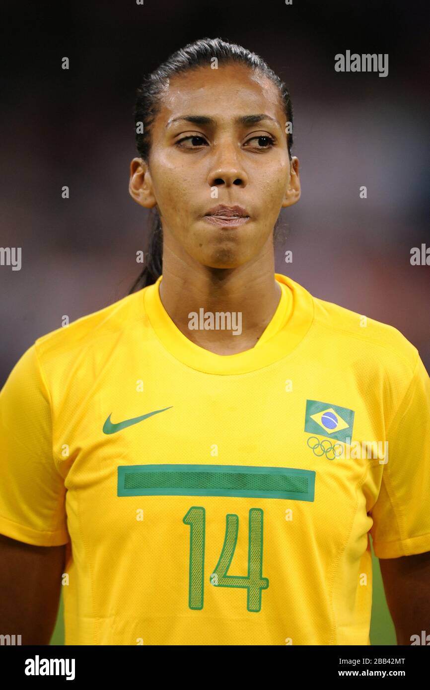 Portrait bruna hi-res stock photography and images - Alamy