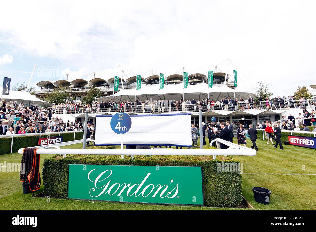 Gordons signage hi-res stock photography and images - Alamy