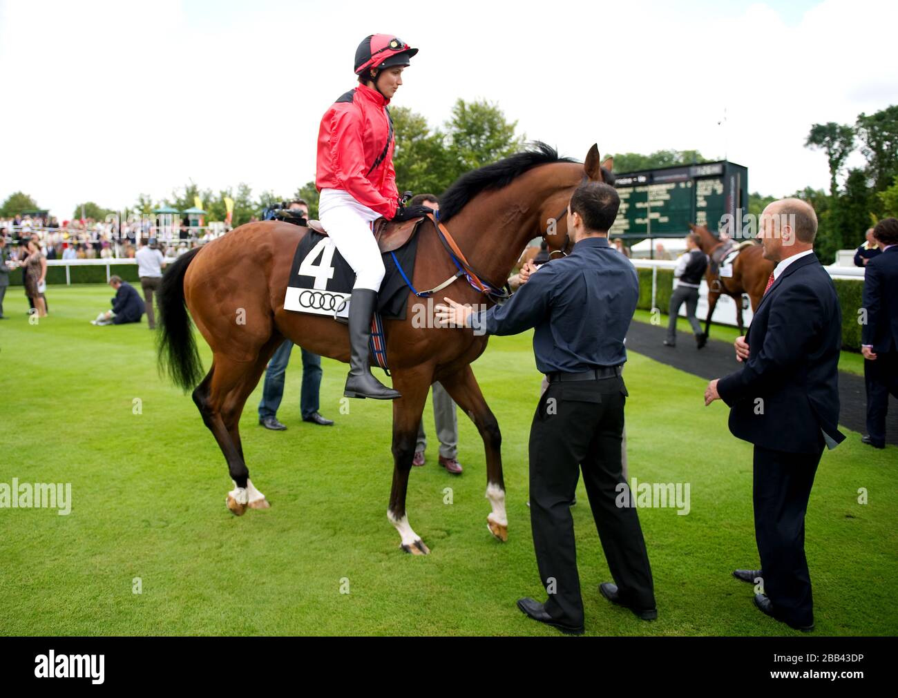 Magnolia cup goodwood racecourse hi-res stock photography and images ...