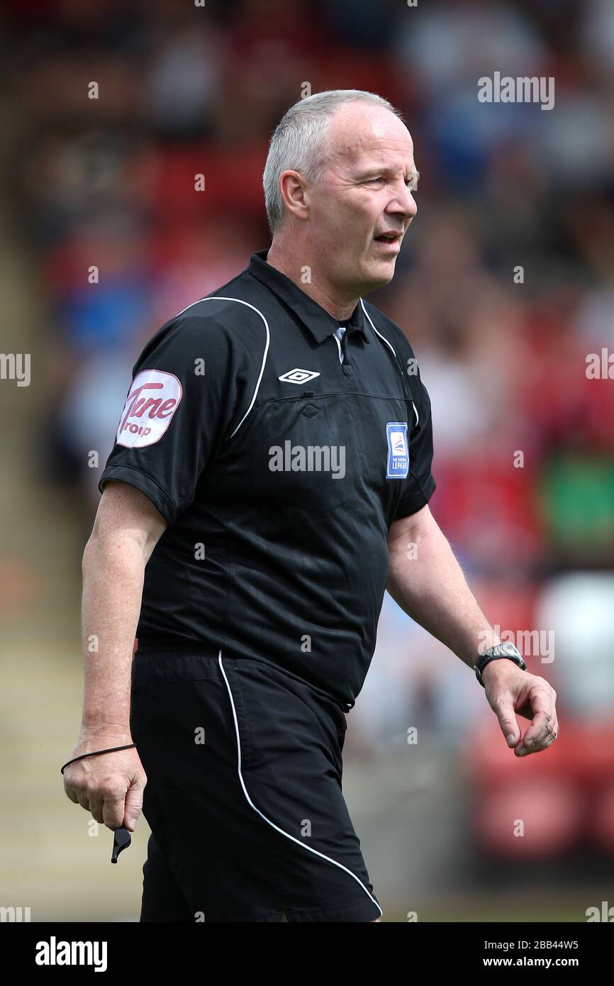 Referee Phil Gibbs Stock Photo - Alamy