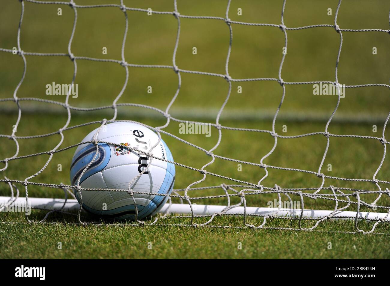 Football in net general hi-res stock photography and images - Alamy