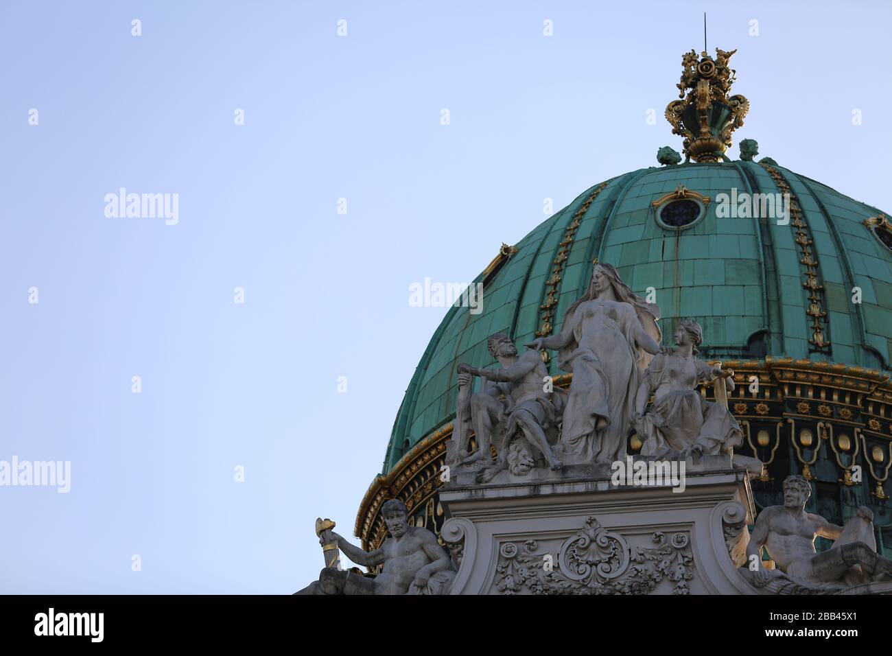 Rooftop sculpture hi-res stock photography and images - Alamy
