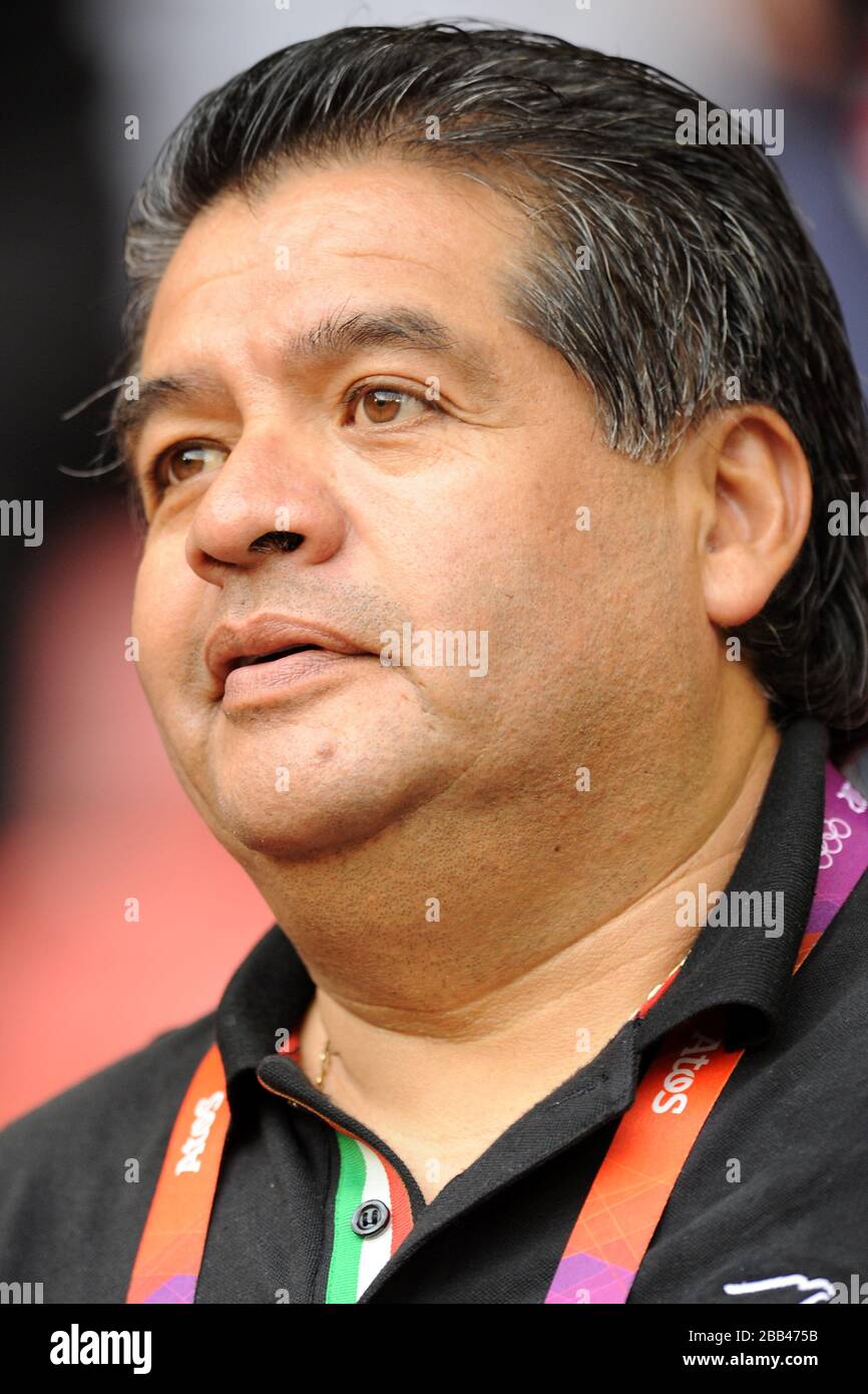 Luis diaz headshot hi-res stock photography and images - Alamy