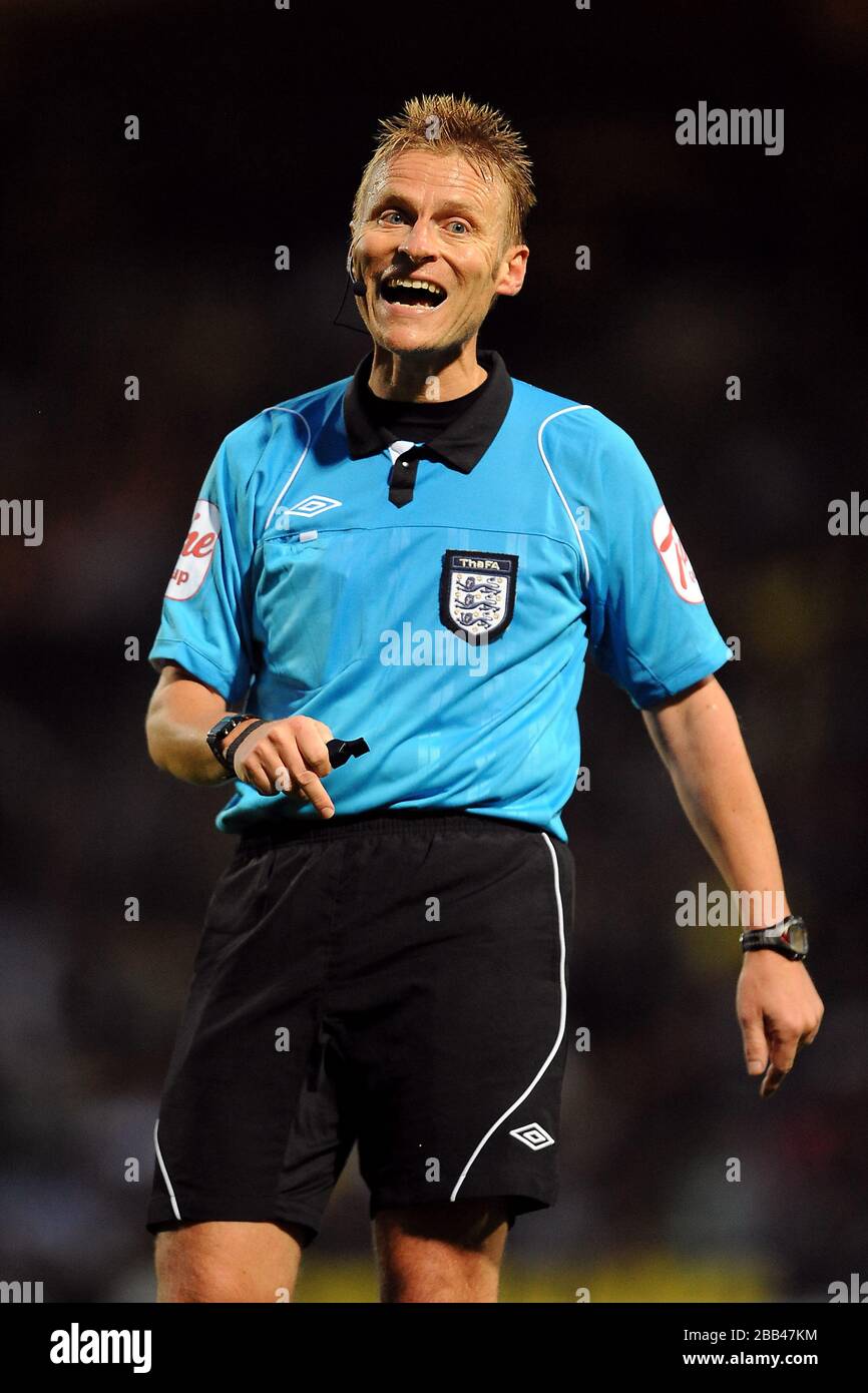 Mike Jones, referee Stock Photo - Alamy