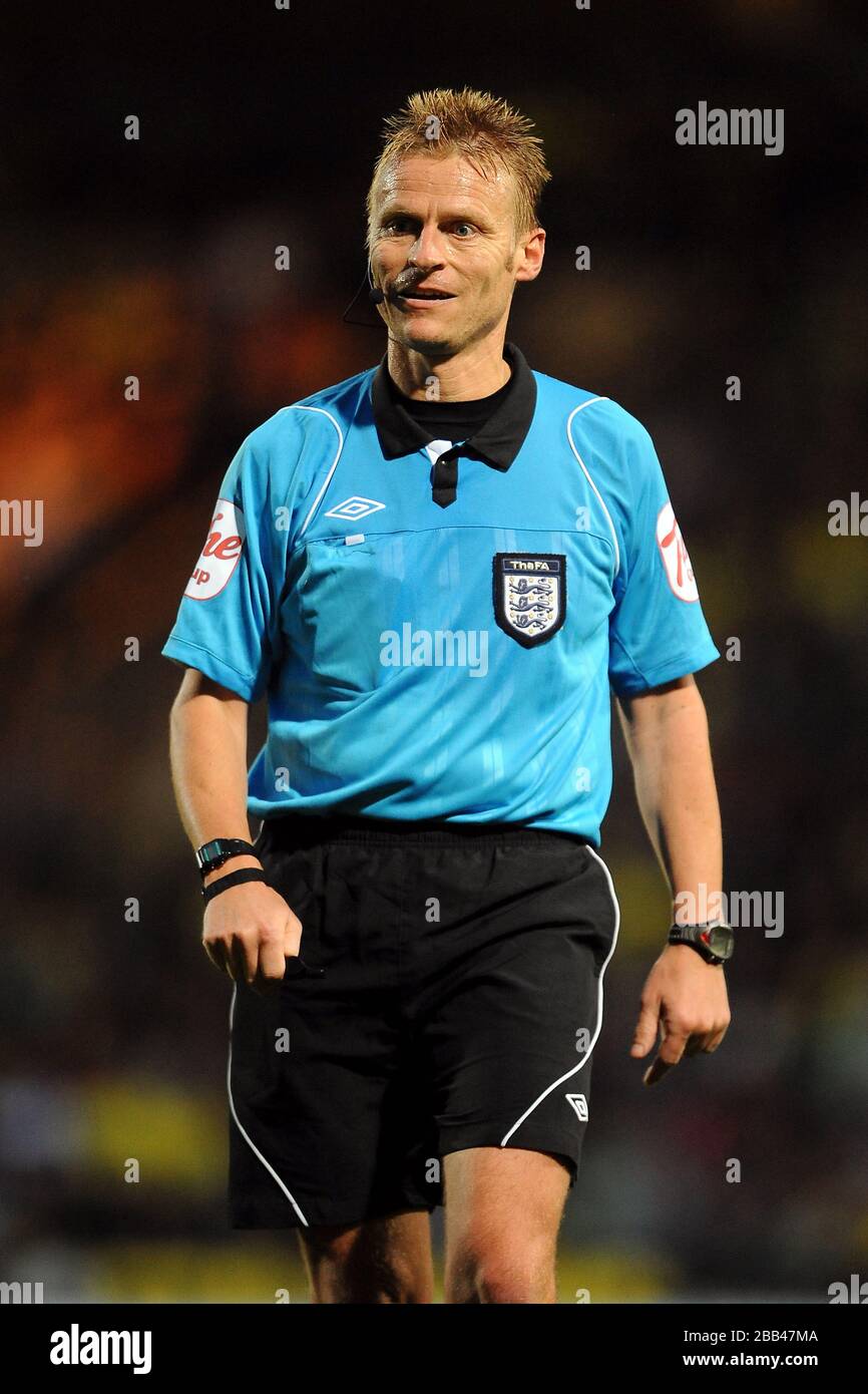 Mike Jones, referee Stock Photo - Alamy