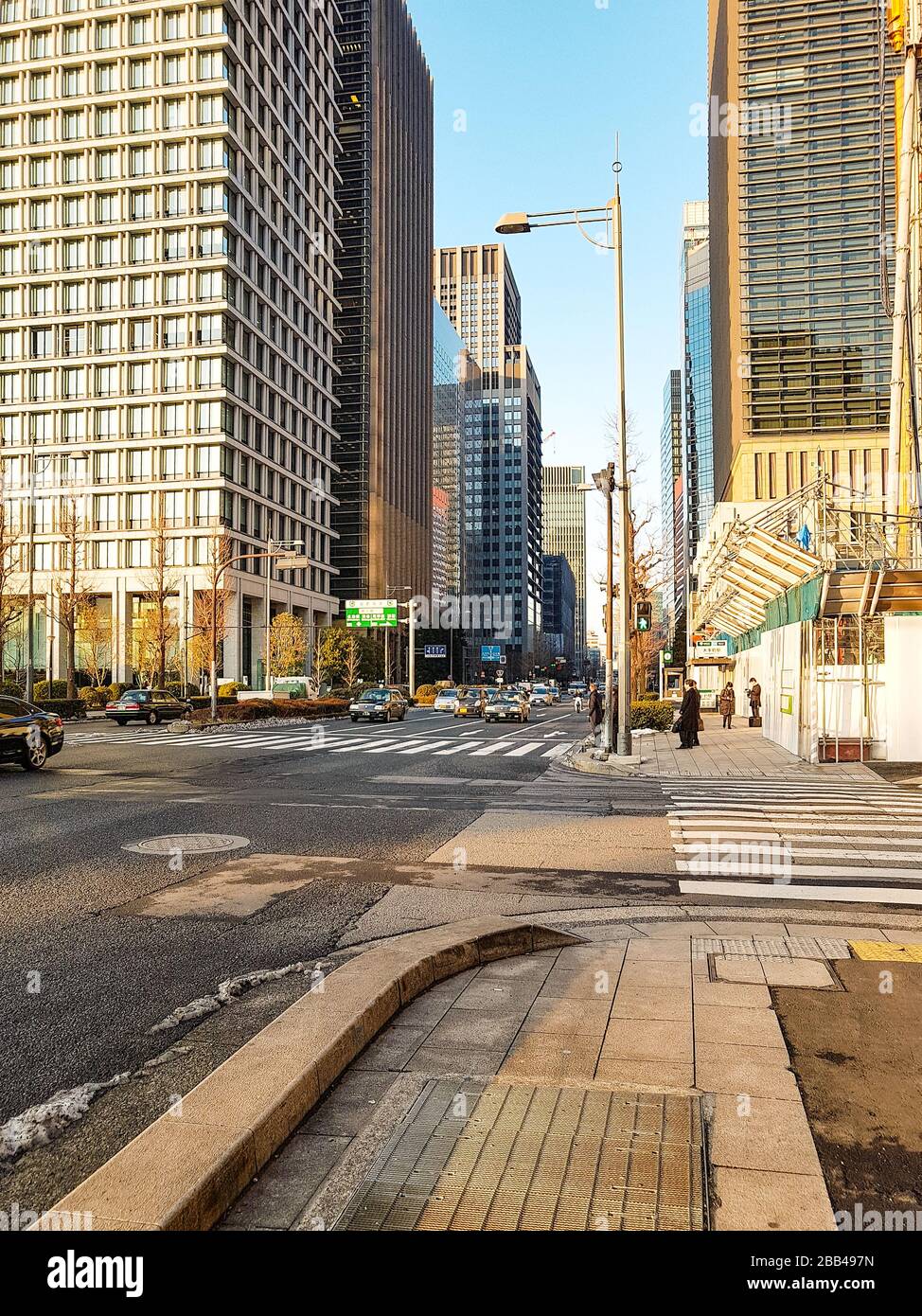Station square in Tokyo station Stock Photo - Alamy