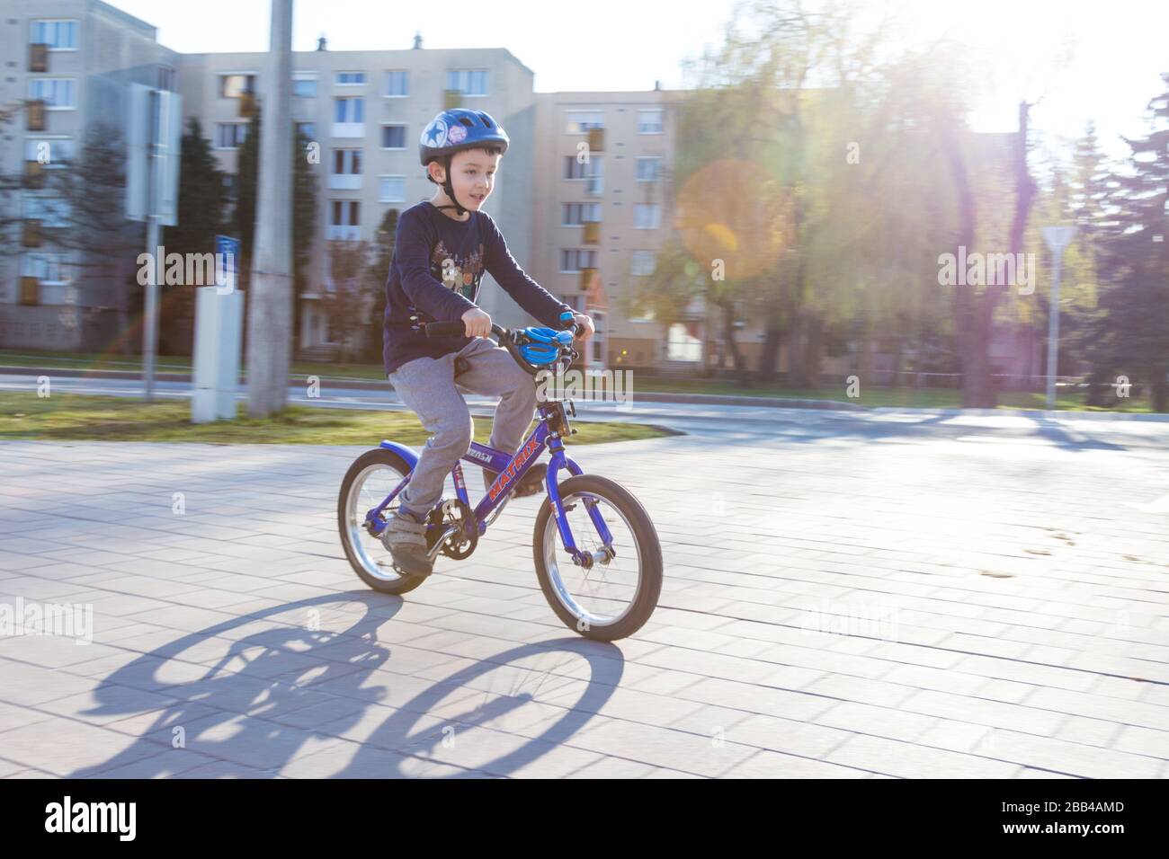 Wearing safety helmet hi-res stock photography and images - Alamy