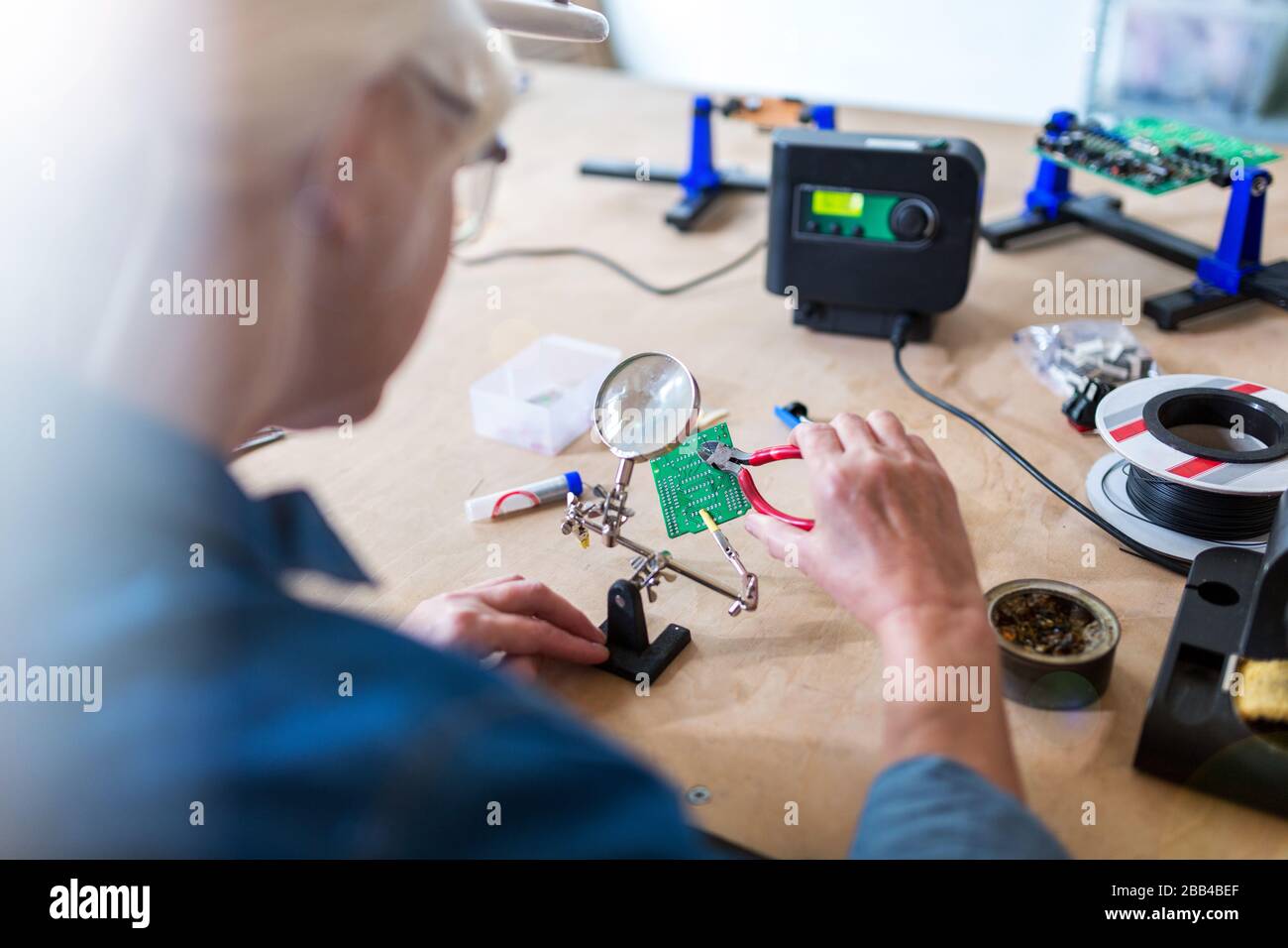 Workplace engineer working electronics hi-res stock photography and ...