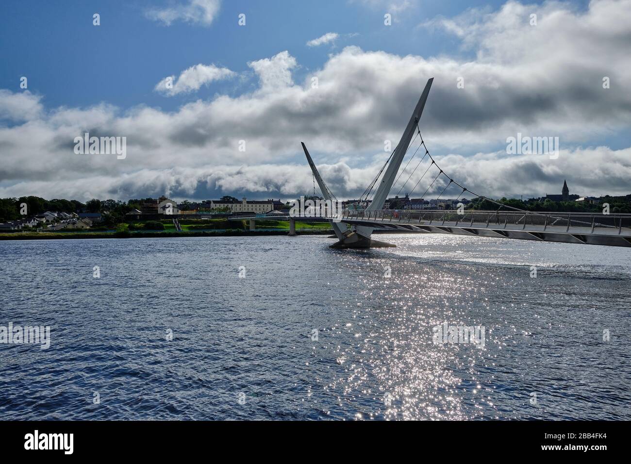 Foyle cityscape skyline hi-res stock photography and images - Alamy