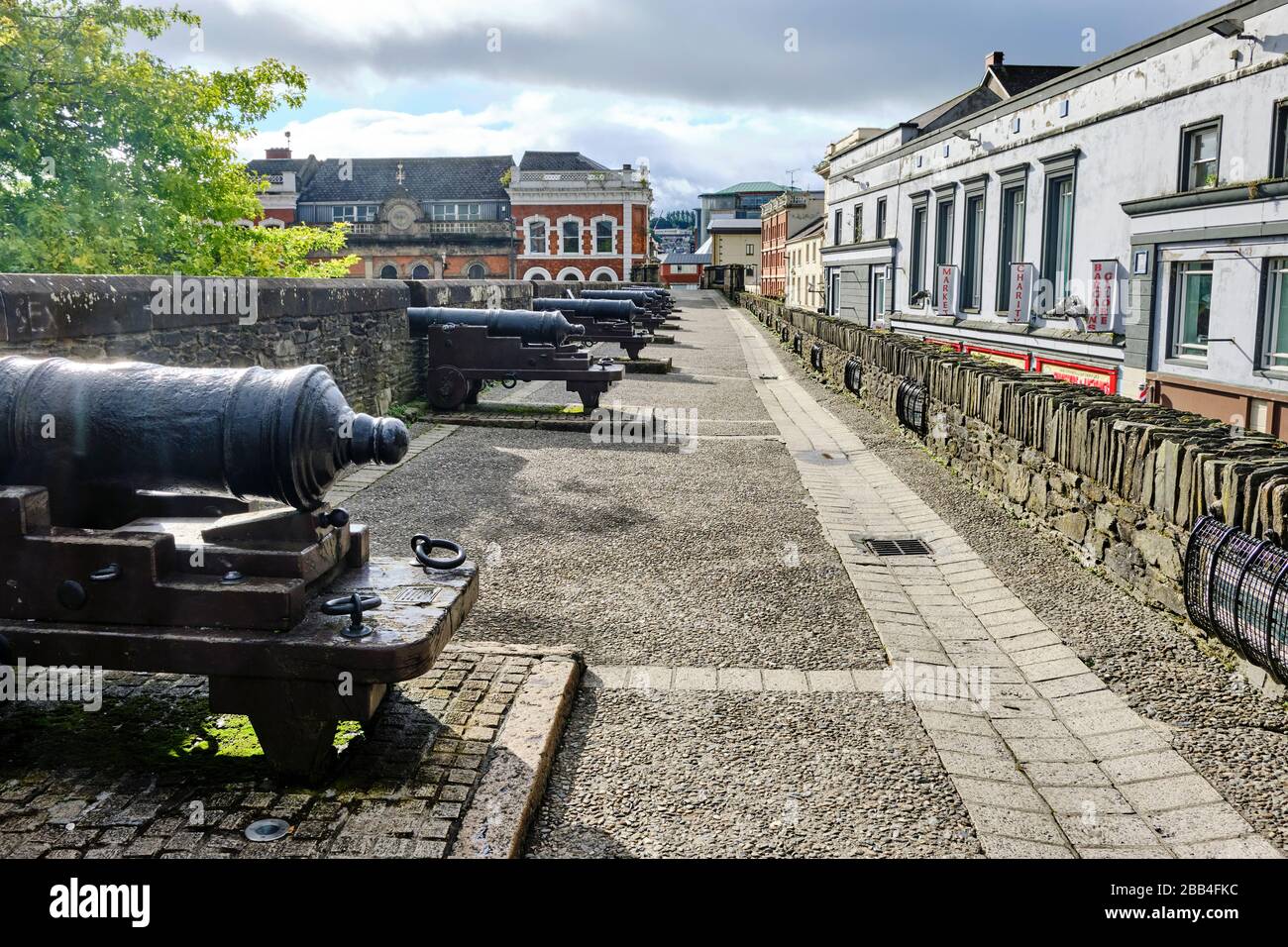 The line of cannons lined up along the walls of Derry, Northern Ireland ...