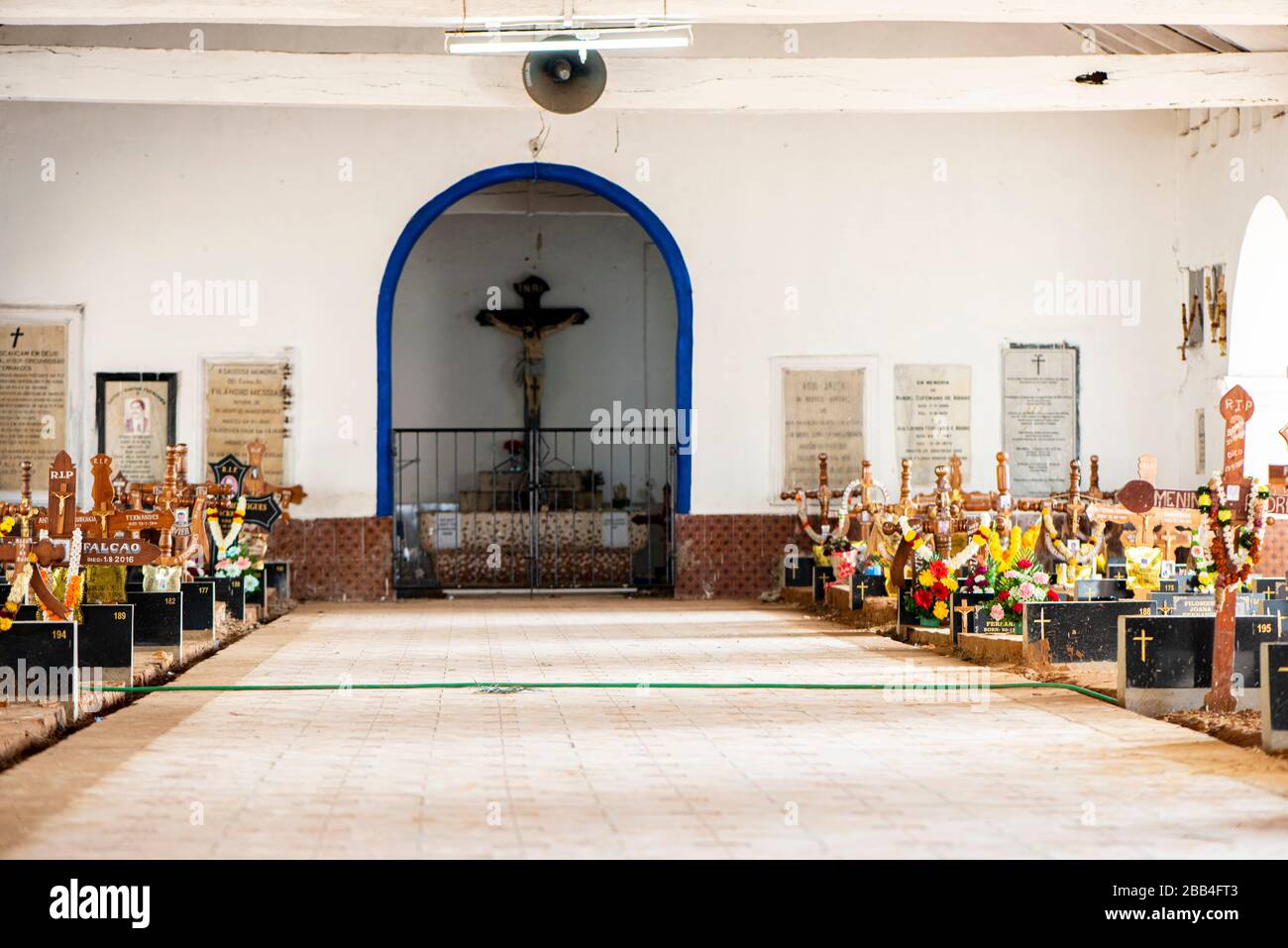 Goa Cemetery An catholicism island in Hindu country Graves are small ...