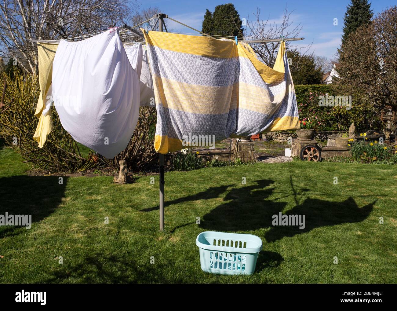 White sheets, clothesline hi-res stock photography and images - Alamy