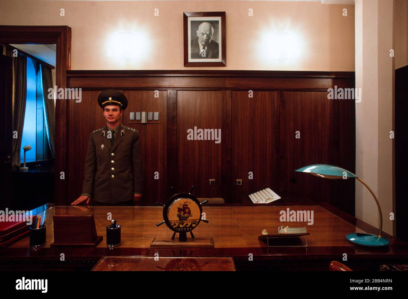 Russian spy 1990 hi-res stock photography and images - Alamy