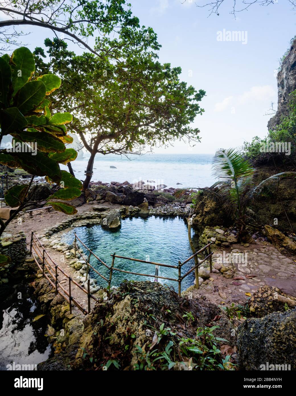 Tembeling secret beach, down a jungle valley and a balinese temple ...
