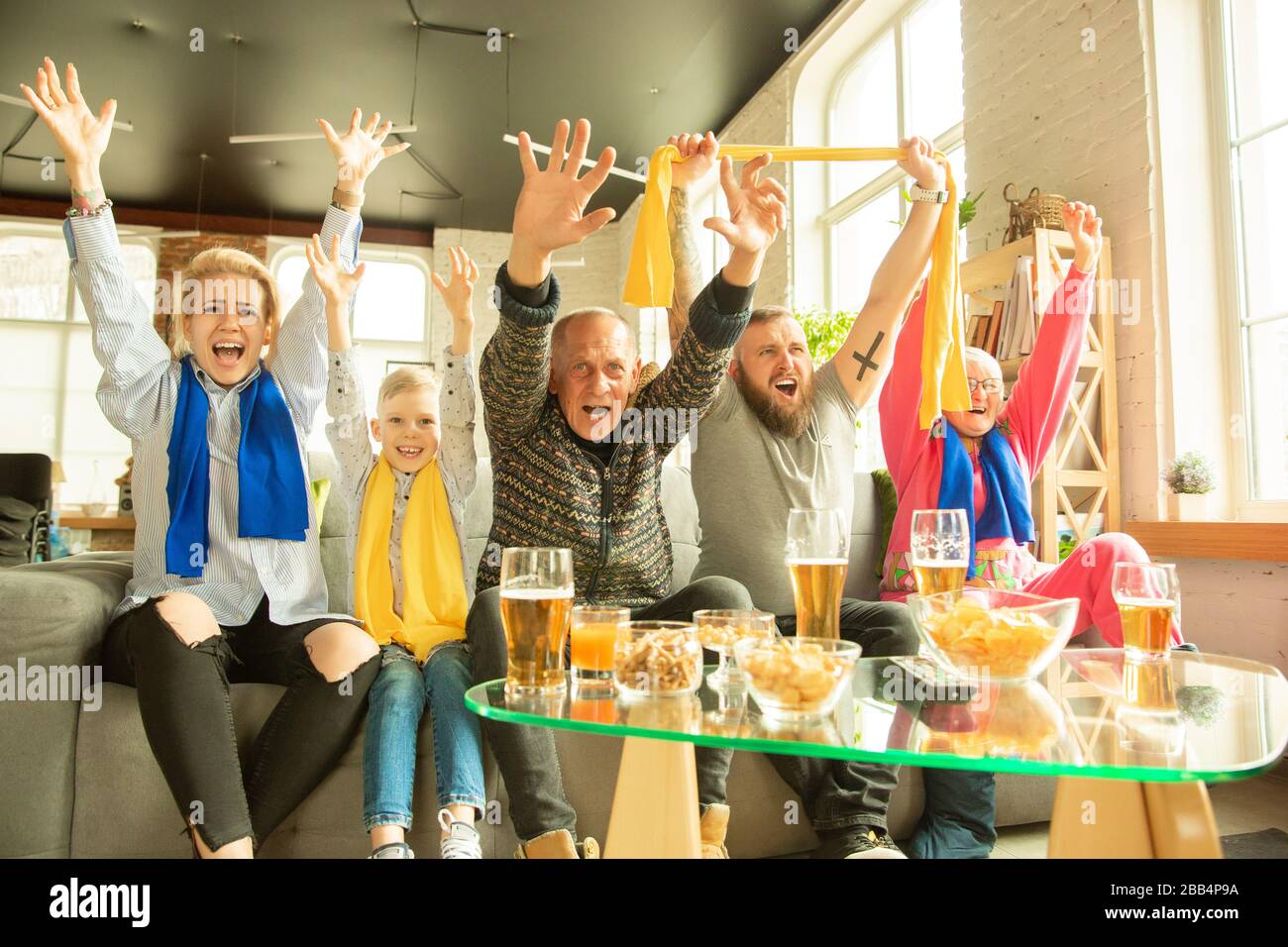 Parents cheering kid sport hi-res stock photography and images - Alamy