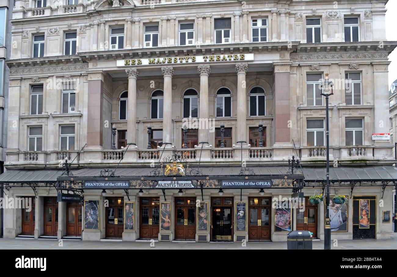 Closed theatre hi-res stock photography and images - Alamy
