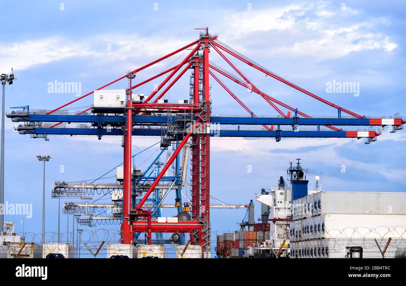 Port cranes and cargo containers Stock Photo - Alamy