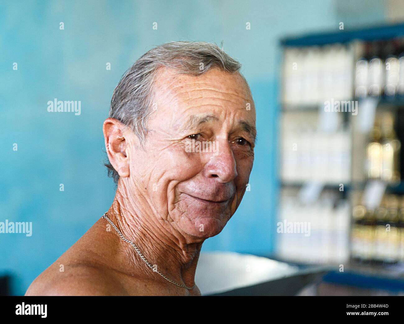 Old cuban store hi-res stock photography and images - Alamy