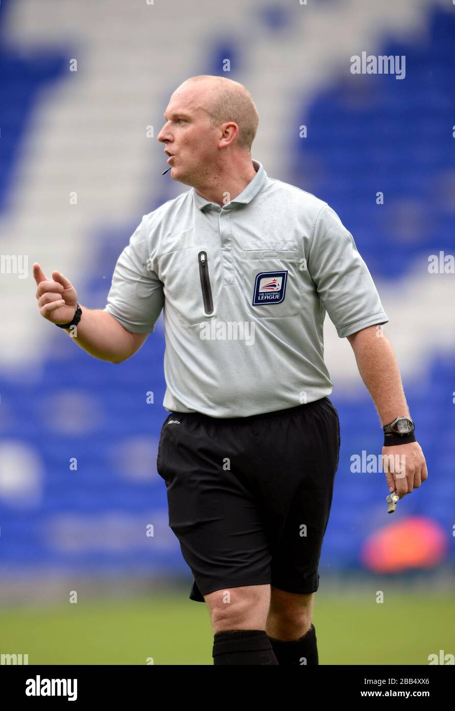 Referee Simon Hooper Stock Photo - Alamy